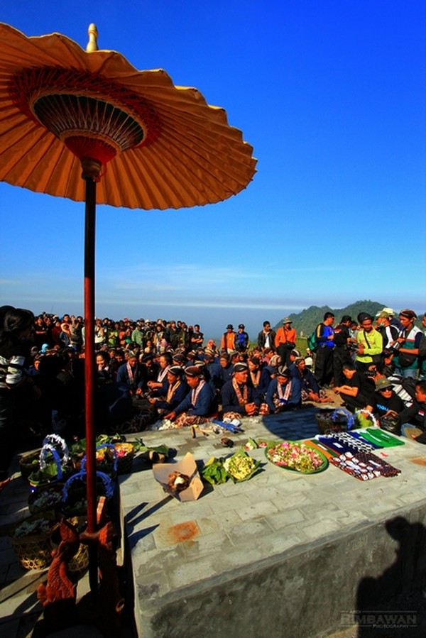 Upacara Labuhan, Memperingati Bertahtanya Sultan Jogja