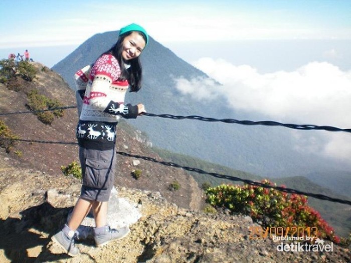 Weekend Ini, yuk Mendaki Gunung Gede!