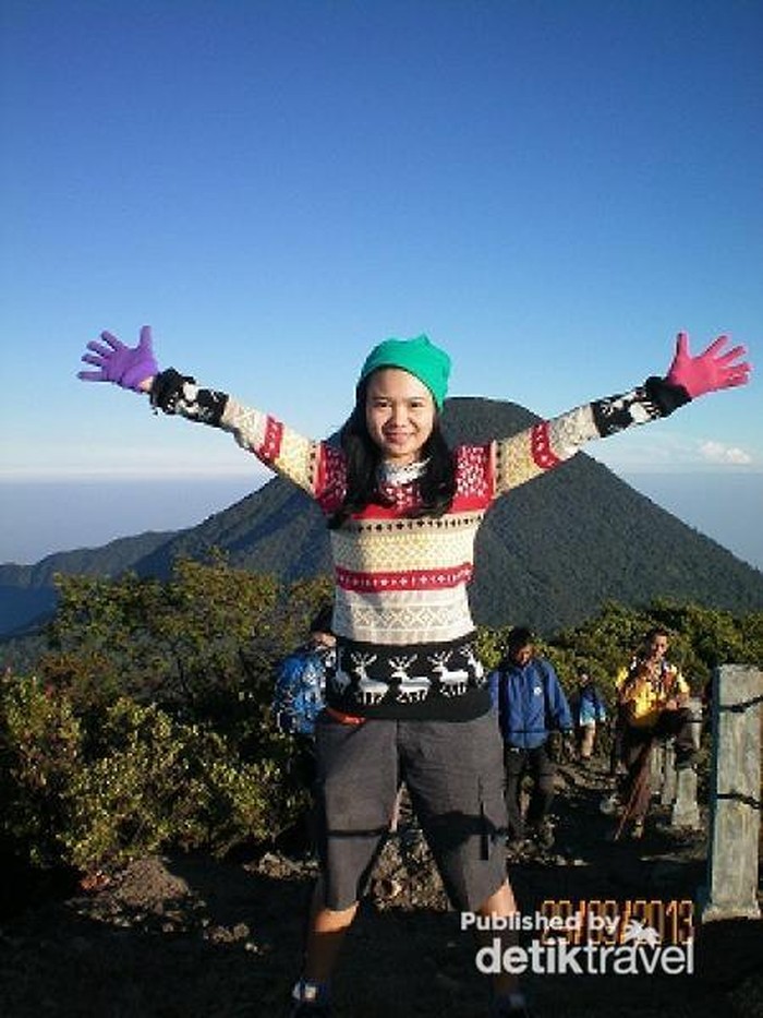 Weekend Ini, yuk Mendaki Gunung Gede!