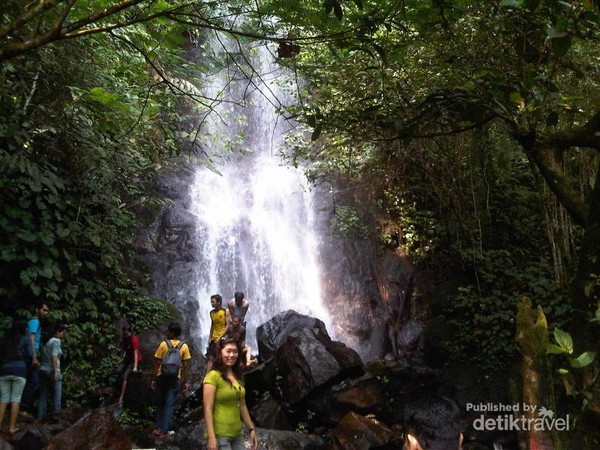 Wisata Air Terjun di Curug 7 Cilember, Bogor