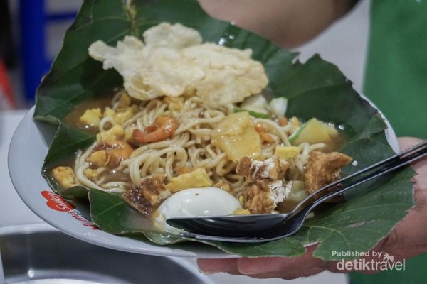Wisata Kuliner Belitung, Mie Atep Langganan Para Artis