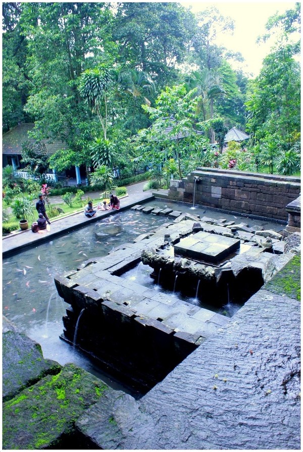 Wow! 'Kolam Cinta' di Mojokerto Ini Tak Pernah Kering