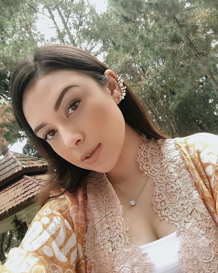 7 Potret Lindsey Leslie Stuart yang Disebut Jadi Selingkuhan Suami ...