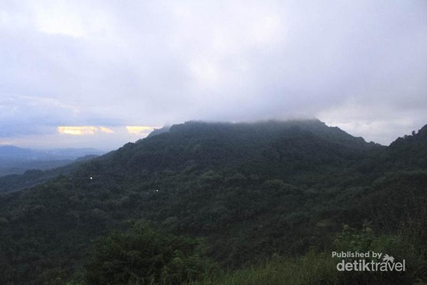 Ada Tugu Nyi Roro Kidul di Wonogiri