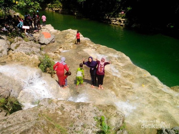 Air Terjun Sri Gethuk, yang Segar Dari Gunungkidul