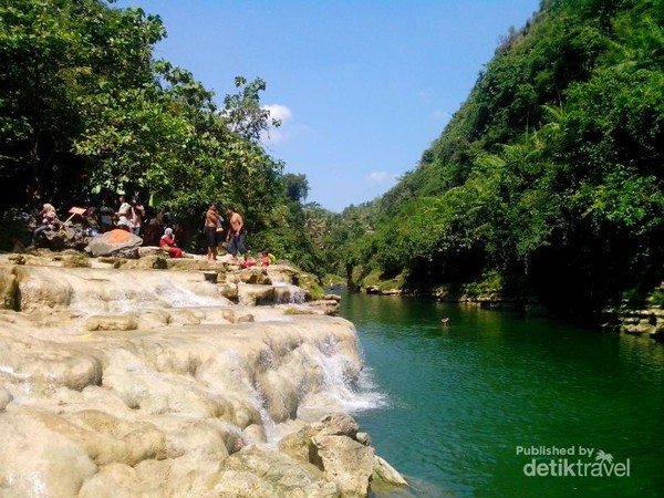Air Terjun Sri Gethuk, yang Segar Dari Gunungkidul