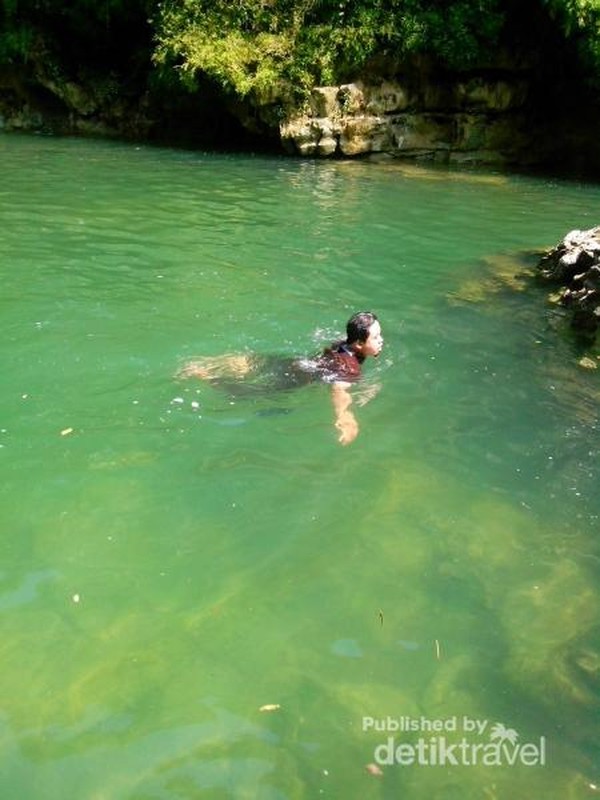 Air Terjun Sri Gethuk, yang Segar Dari Gunungkidul