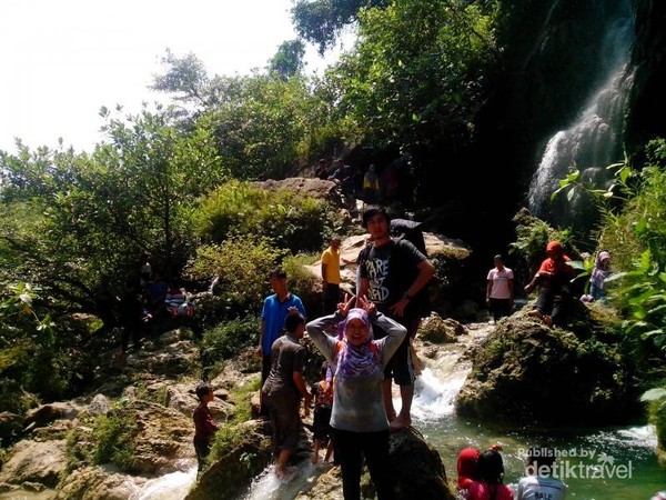 Air Terjun Sri Gethuk, yang Segar Dari Gunungkidul