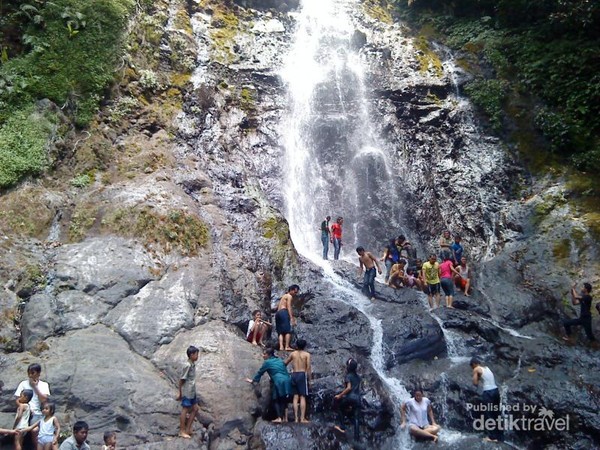 Akhir Pekan, Main Air Saja di Curug Tujuh Ciamis