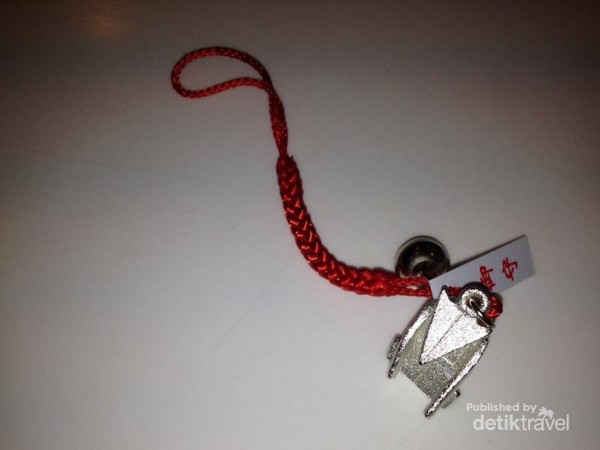 Aneka Jimat dari Negeri Sakura