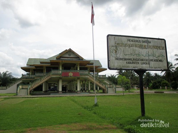 Bangunan Peninggalan Kesultanan Melayu di Langkat