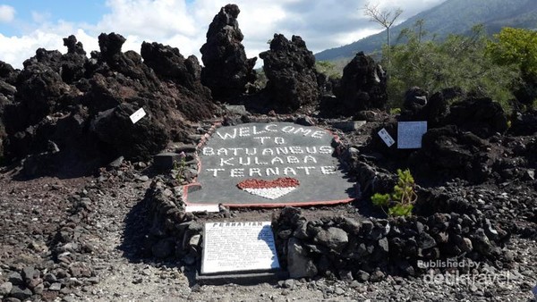 Batu Angus dan Nyanyian Anak Ternate