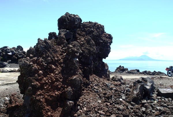 Batu Angus, Karya Seni Alami Gunung Gamalama, Ternate