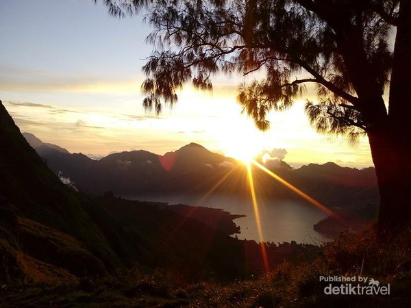 Begini Cantiknya Rinjani dari Plawangan Sembalun