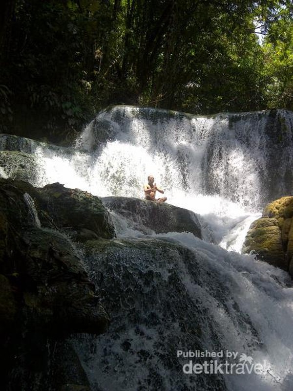 Bukan di Bali, Ini Air Terjun Buleleng di Morowali