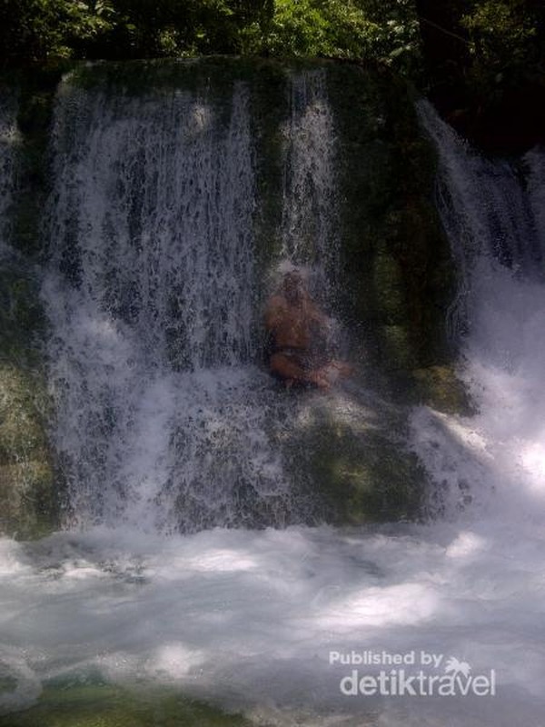 Bukan di Bali, Ini Air Terjun Buleleng di Morowali