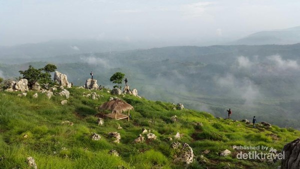 Bukan Tebing Keraton, Ini Stone Garden di Padalarang