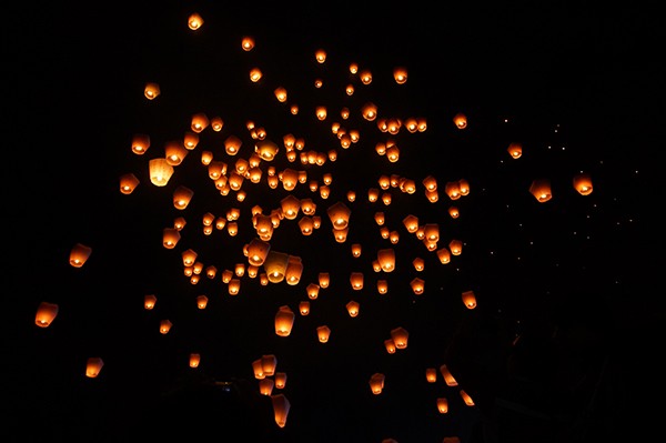 Cantiknya Ratusan Cahaya Lampion di Langit Taiwan