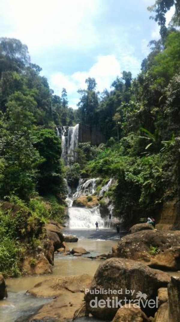 Curug Luhur yang Cantik di Cianjur