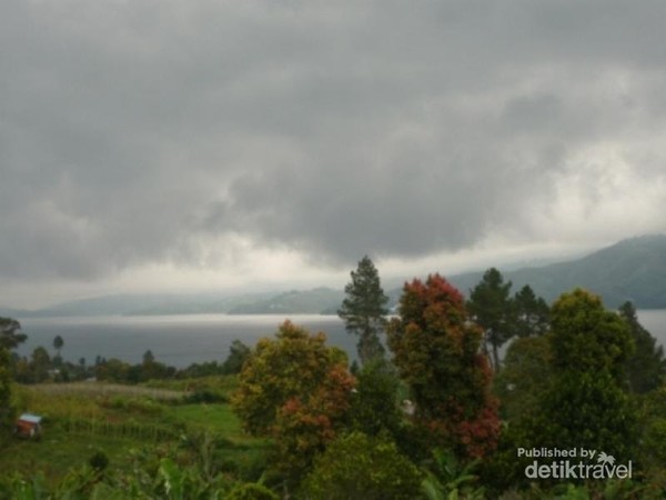 Danau Kembar yang Unik di Solok