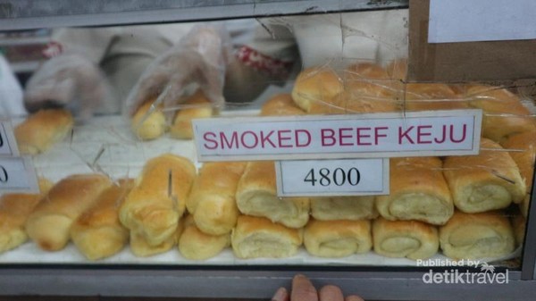 Foto: Toko Roti Paling Legendaris di Bandung