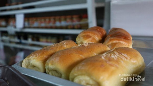 Foto: Toko Roti Paling Legendaris di Bandung