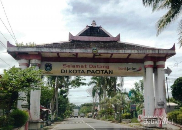 Gambaran Singkat Suasana Pacitan Saat Siang Hari