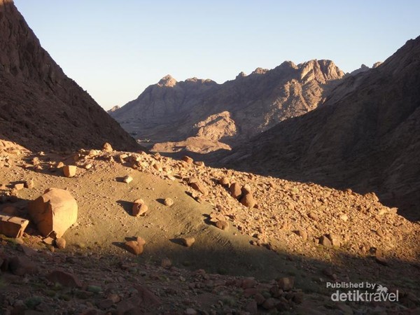 Indahnya Sunset di Jabal Musa, Mesir