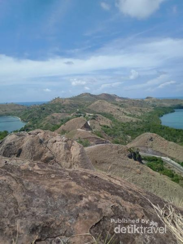 Ini Bukit Silvia, Katanya Paling Romantis di Labuan Bajo