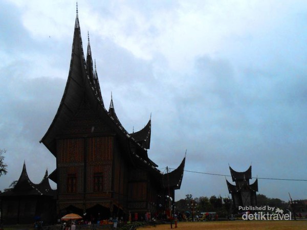 Istano Basa Pagaruyung, Maskot Wisata Ranah Minang