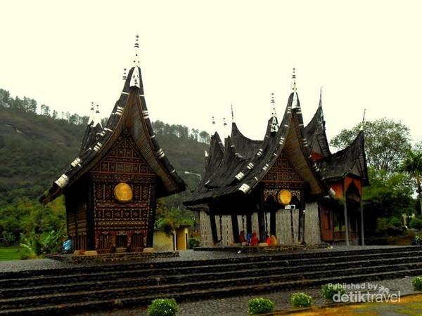 Istano Basa Pagaruyung, Maskot Wisata Ranah Minang