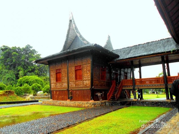 Istano Basa Pagaruyung, Maskot Wisata Ranah Minang