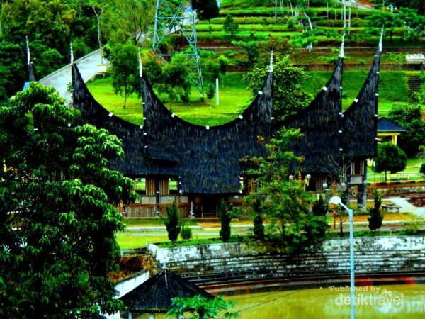 Istano Basa Pagaruyung, Maskot Wisata Ranah Minang