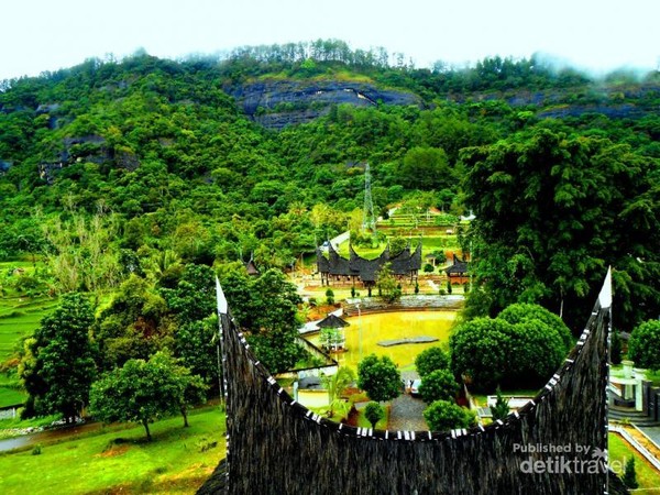 Istano Basa Pagaruyung, Maskot Wisata Ranah Minang