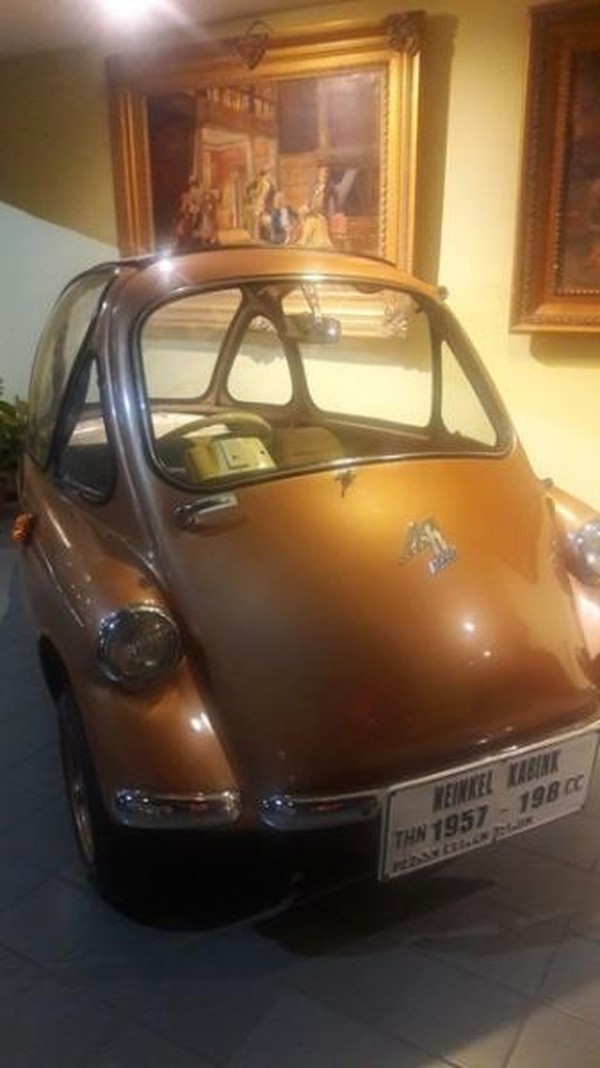 Koleksi Mobil-mobil Antik Menawan di Museum Angkut