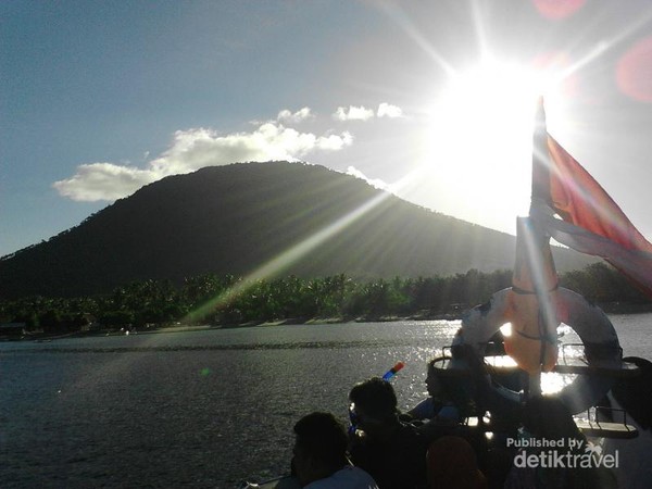 Krakatau yang Tak Pernah Habis Pesonanya