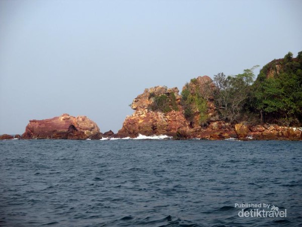 Melihat Gagahnya Karang di Pulau Salah Namo, Sumatera Utara