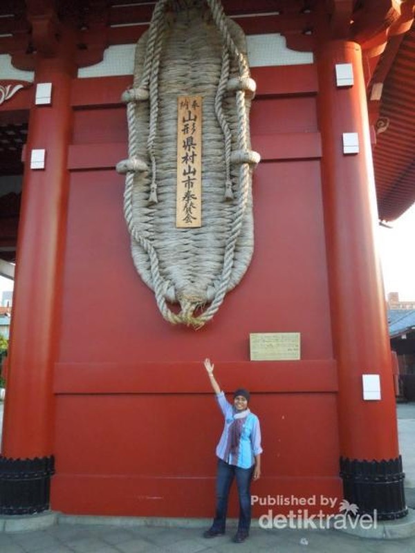 Melihat Kuil Sensoji di Tokyo, Jepang