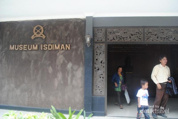 Menelusuri Sejarah Ambarawa di Museum Isdiman