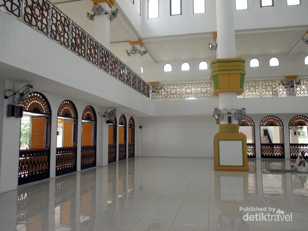 Mengagumi Indahnya Masjid Agung Kisaran di Asahan