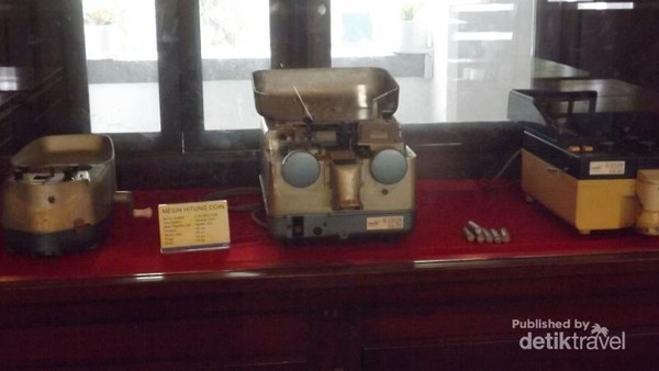 Mengenang Peralatan Bank Jadul di Museum Bank Mandiri