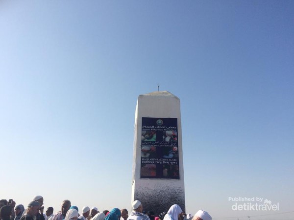 Menyusuri Puncak Jabal Rahmah di Arab Saudi