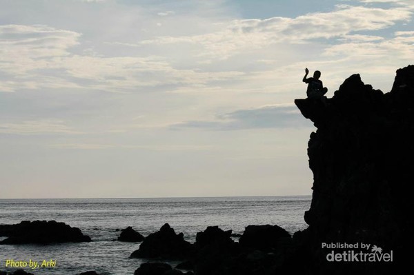 Pantai Nereng Watotena, Tempat Asyik Main Air di Flores