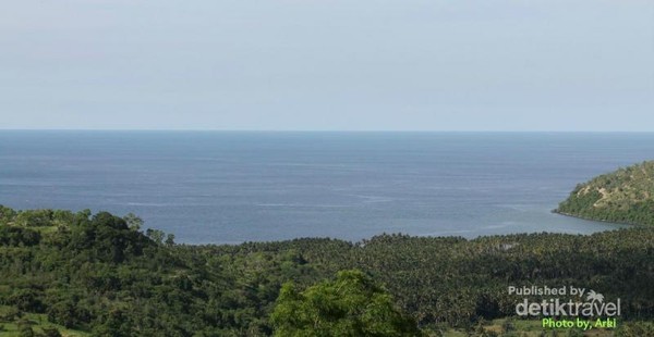 Pantai Nereng Watotena, Tempat Asyik Main Air di Flores