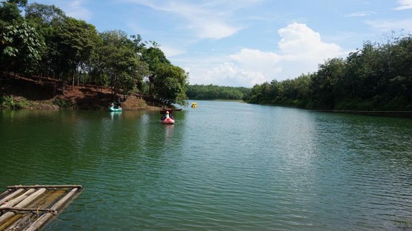Pemandangan Cantik dari Danau PLTA di Riau