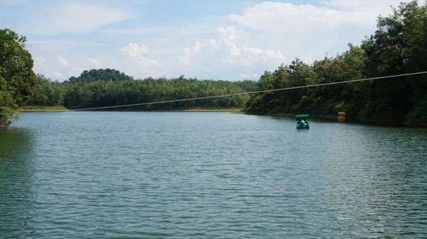 Pemandangan Cantik dari Danau PLTA di Riau