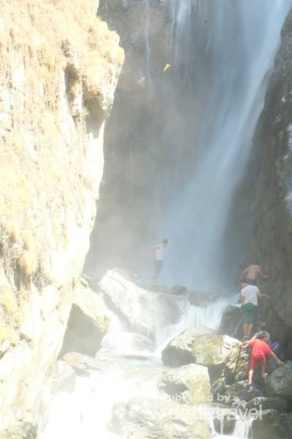 Pesona Air Terjun Wera di Sulawesi Tengah