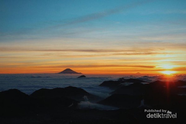 Potret Gunung yang Bikin Kangen Pendakian