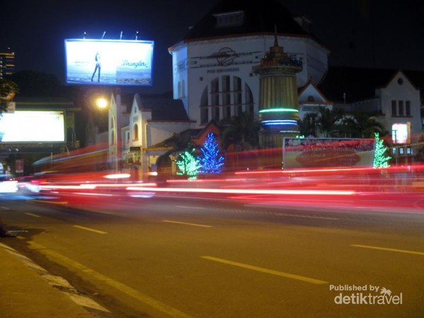Potret Keindahan Medan di Kala Malam