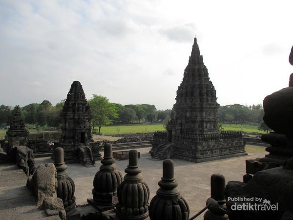 Potret Kompleks Candi Hindu Terbesar di Indonesia